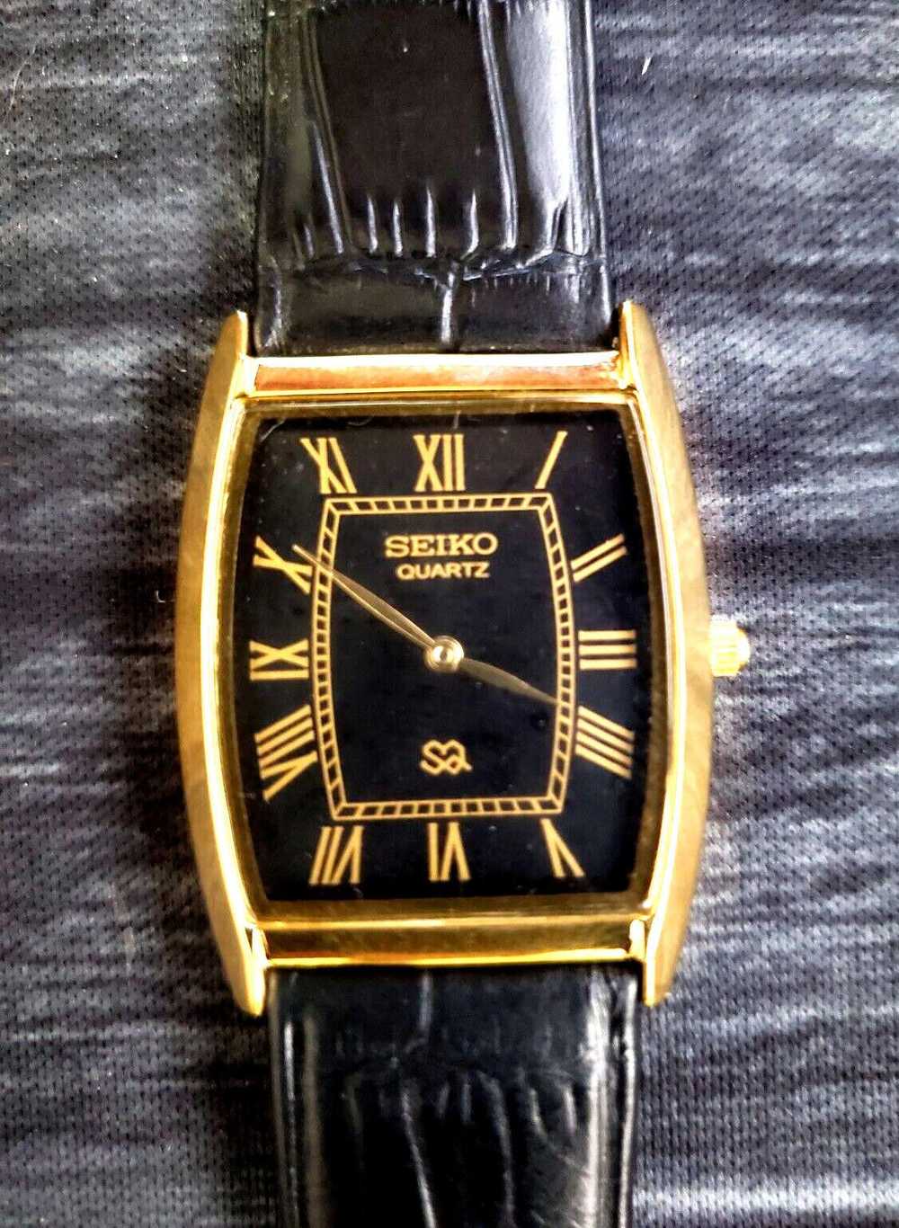 Seiko Vintage Seiko Tank Men's Tank Barrel Gold Black… - Gem