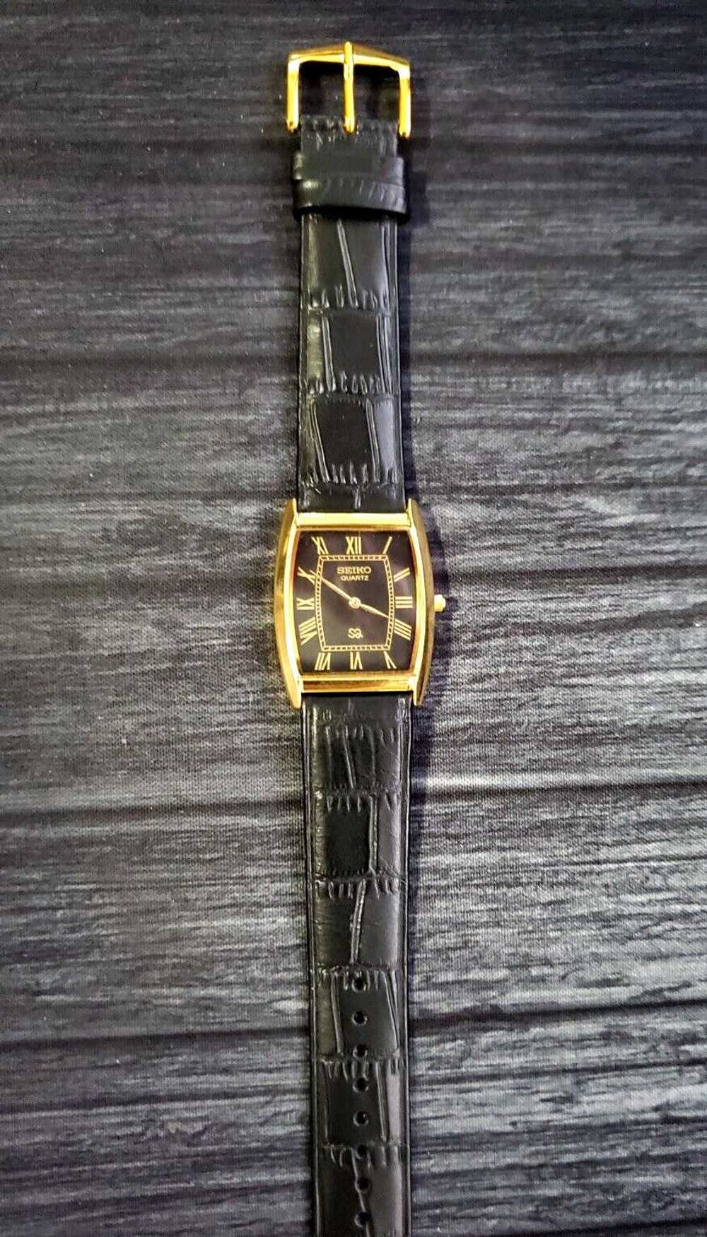 Seiko Vintage Seiko Tank Men's Tank Barrel Gold Black… - Gem