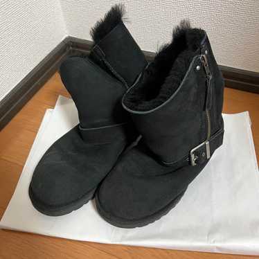 Ugg boots black with Gem