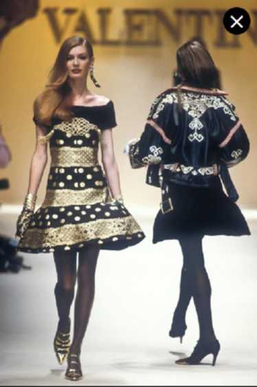 Vintage valentino runway - Gem Vintage valentino runway - Gem